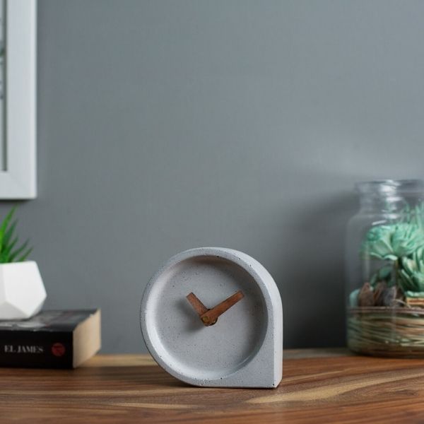 Concrete Q Tabletop Clock Grey – Claymango.com